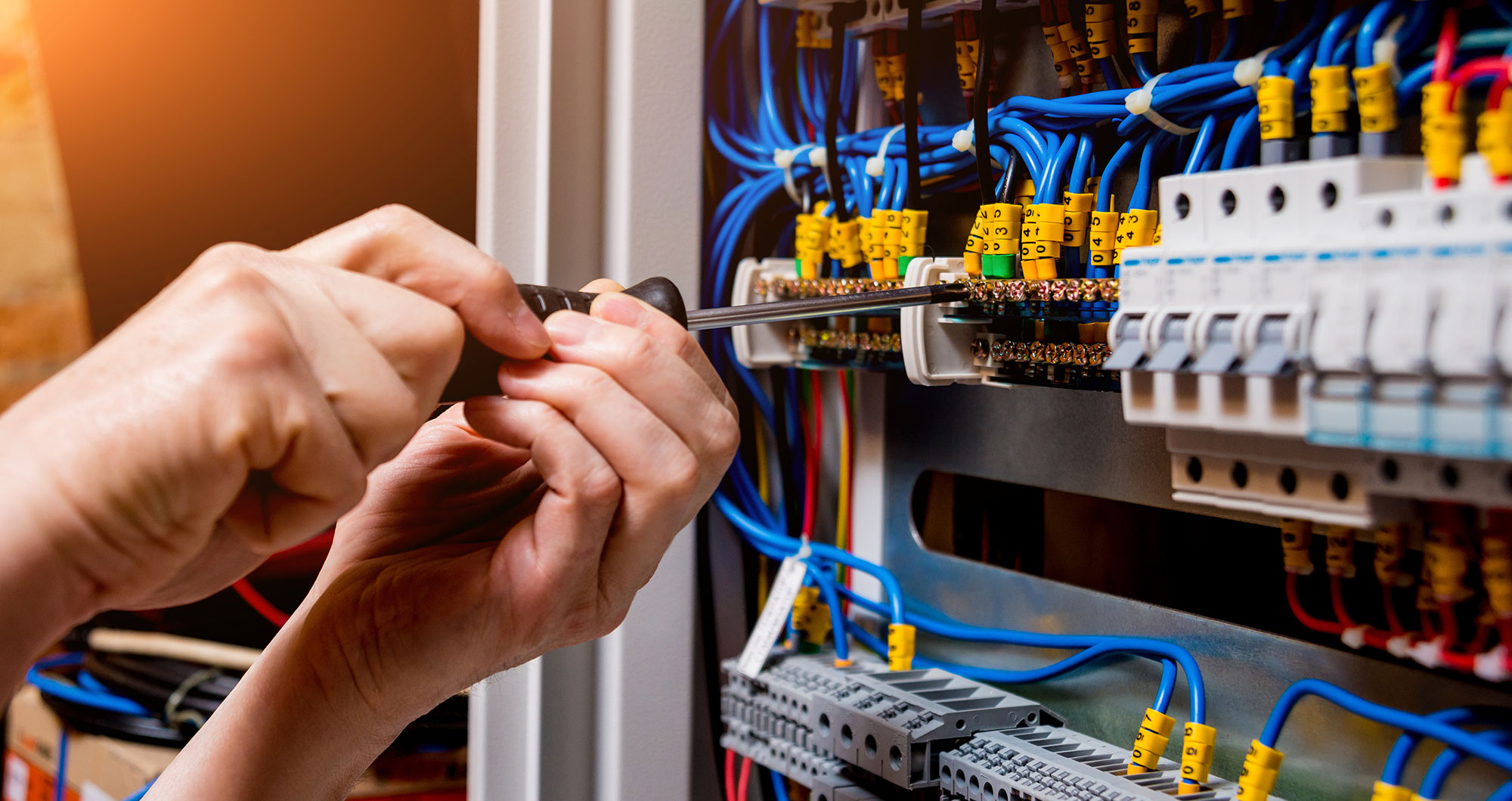 Elektroinstallationen - MFR Solution